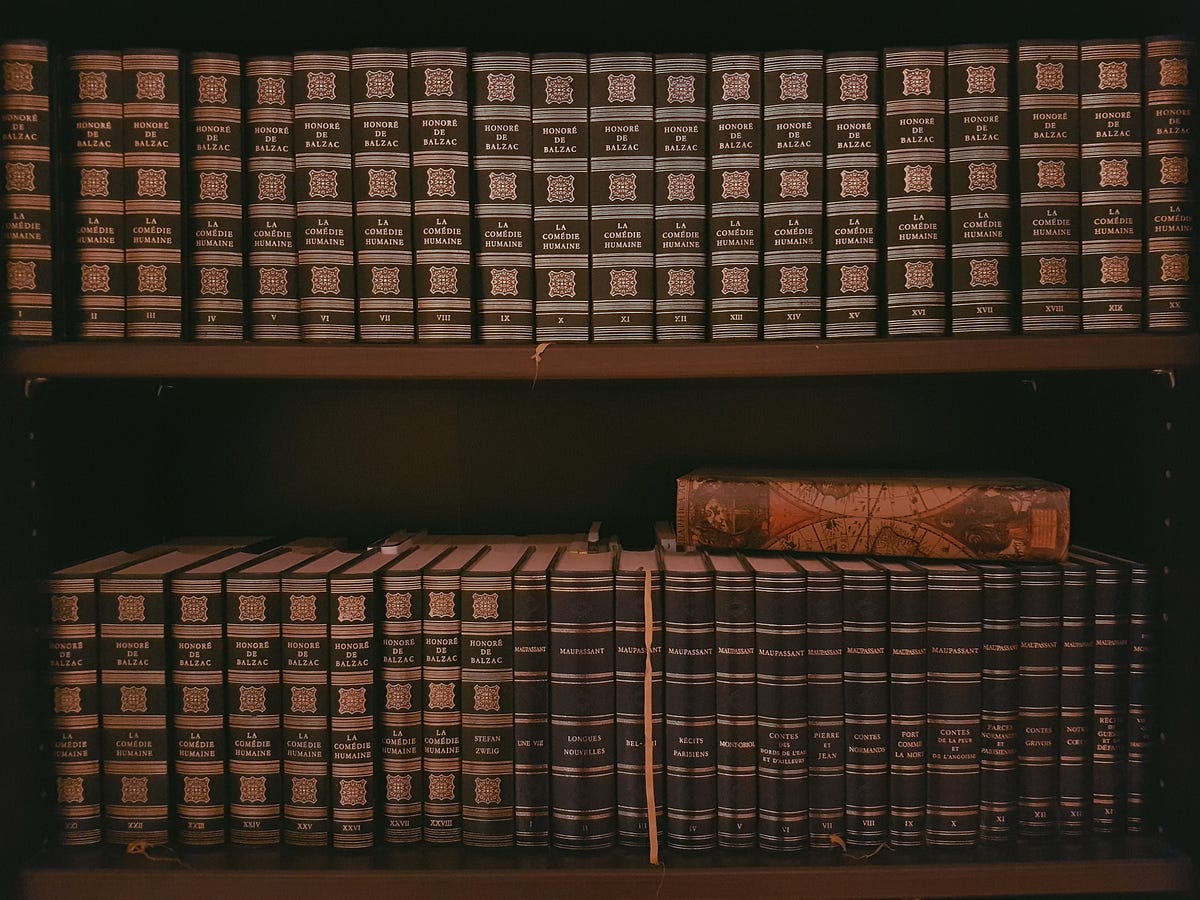 The Secret History: A spoiler-free book review | by Quaint Addle-pate ...