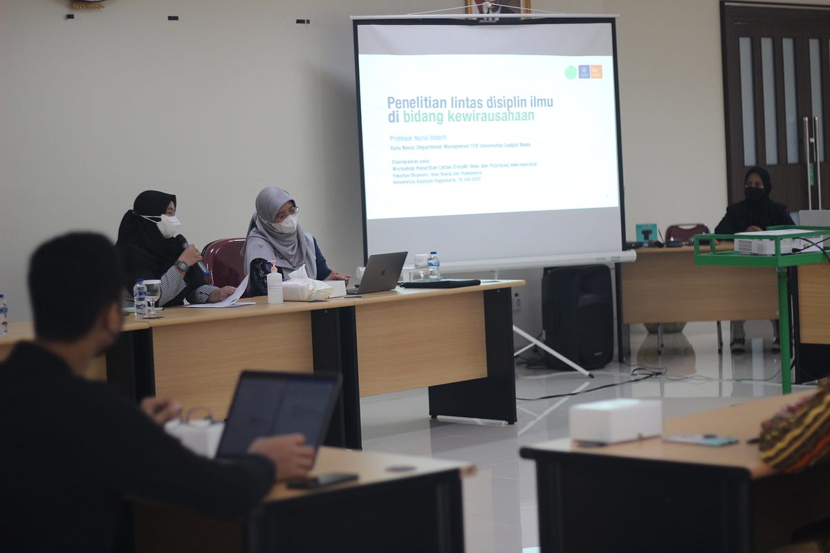 FEISHum Unisa Yogyakarta Adakan Workshop Penelitian Lintas Disiplin ...