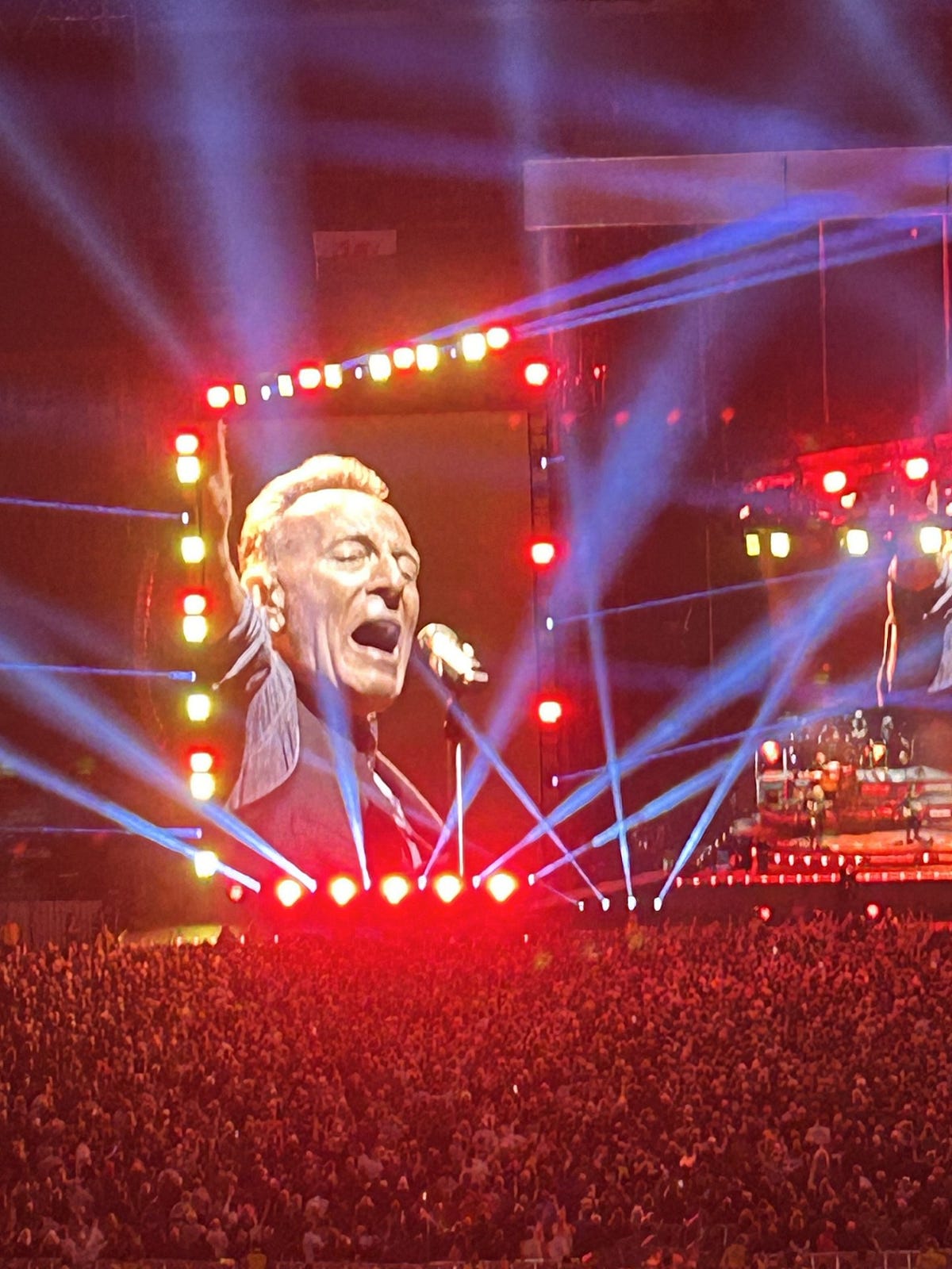 Six things that make a Bruce Springsteen gig the peak of live music ...