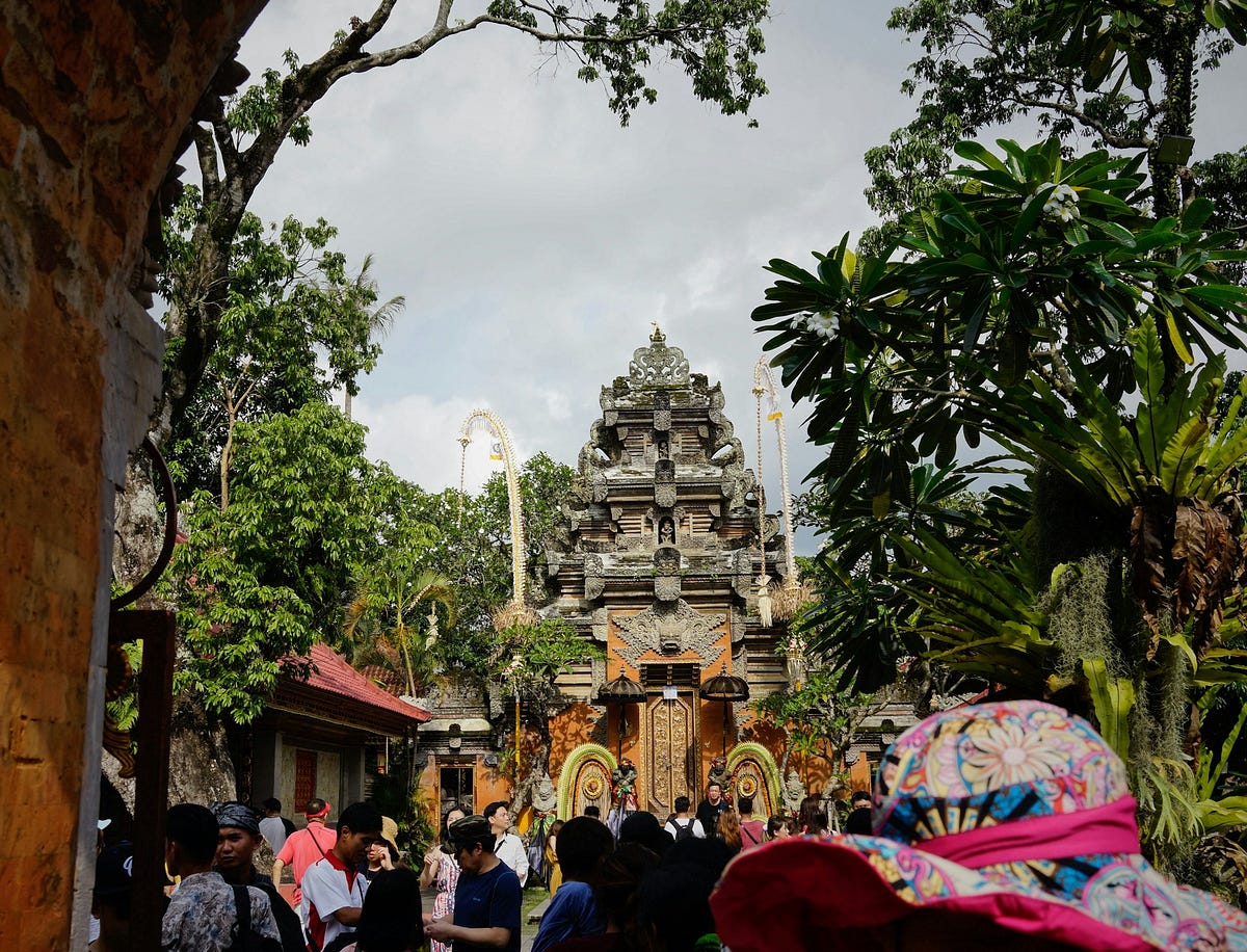 The History of Ubud Palace, The Enormous and Historical Building in ...