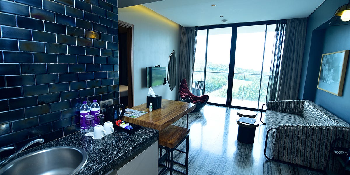 “Indulge in Luxury: Experience Our Suite Room with Golf Course View at ...