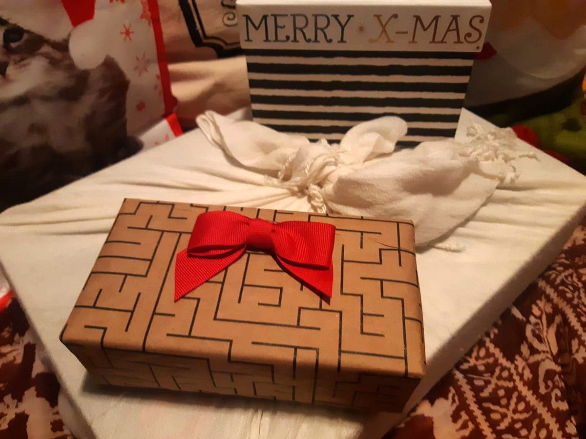 10 Green Ways to Wrap a Lovely Gift | by Stéphanie Boisvert | Medium