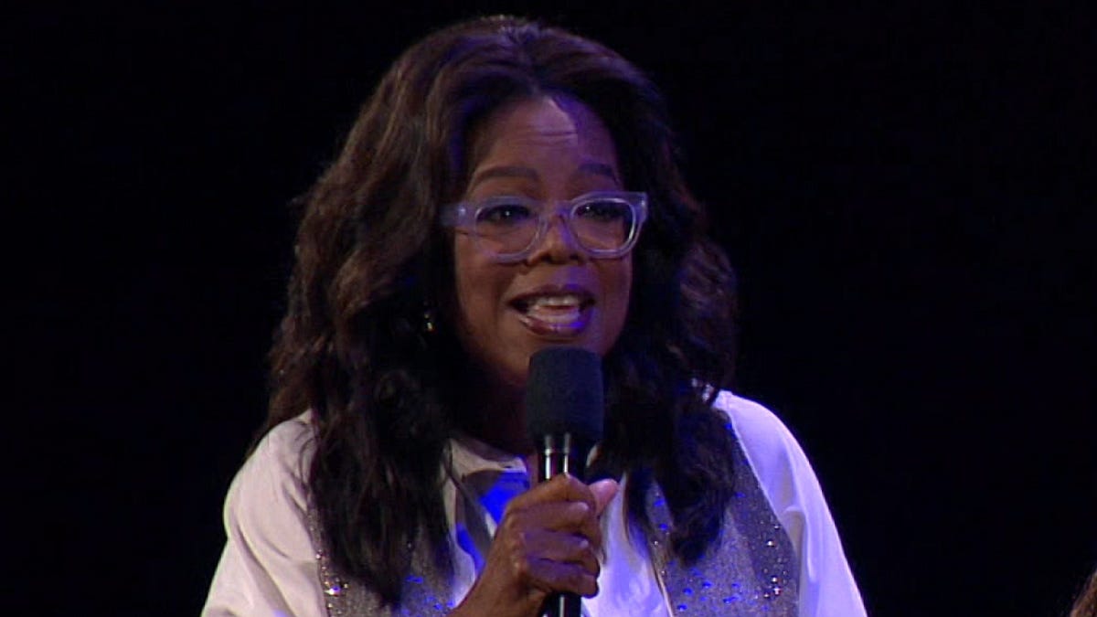 Oprah Debuts ‘A Wrinkle in Time’ Trailer at Disney’s D23 Convention ...