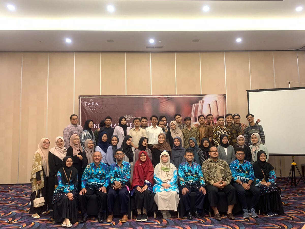 Table Manner Wajib Bagi Mahasiswa KPI UMY | by Sari Annisa | Medium