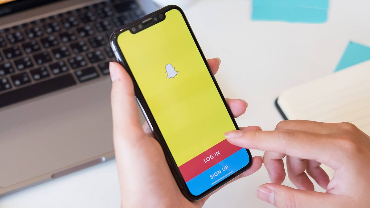 Text Mining and Sentiment Analysis for Snapchat App Reviews with R | by ...