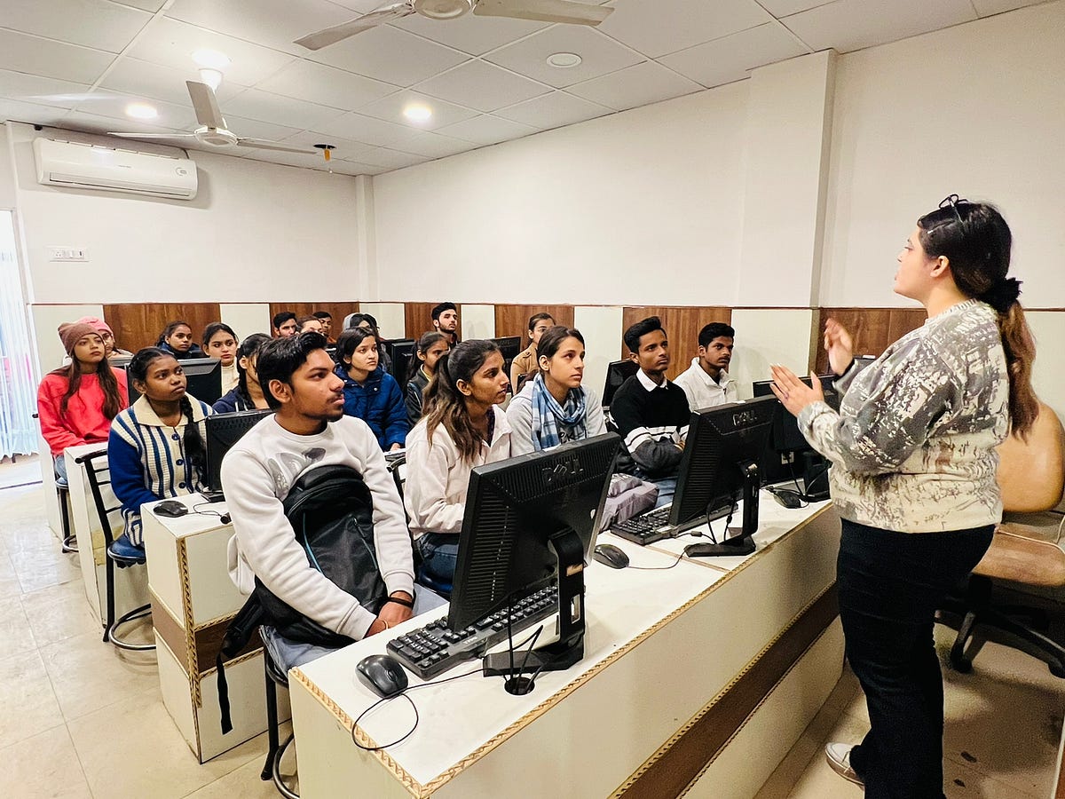 Best Computer Institute in Delhi - Dics Pitampura - Medium