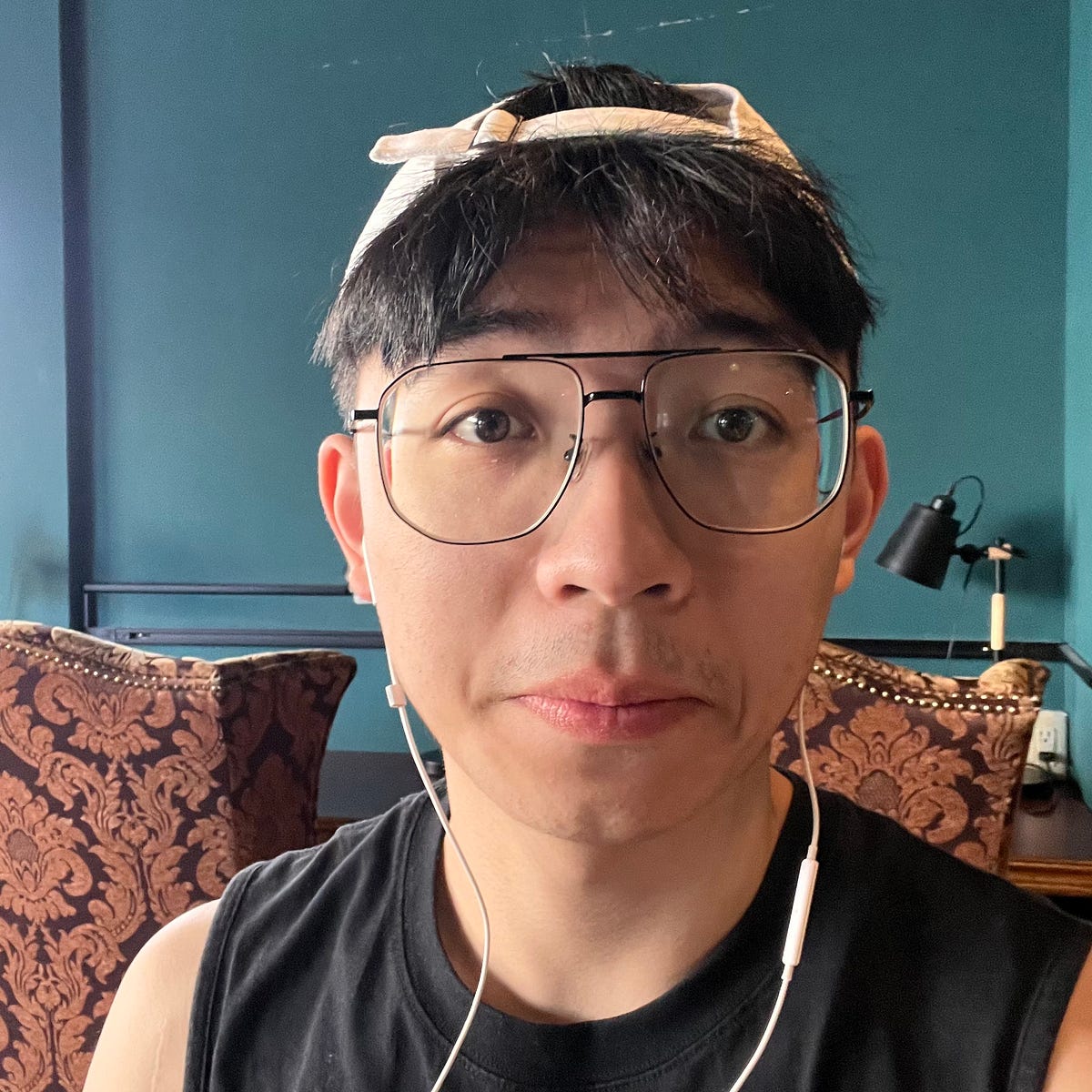 往outlier的路上day1114 - Han-Ju Chen - Medium