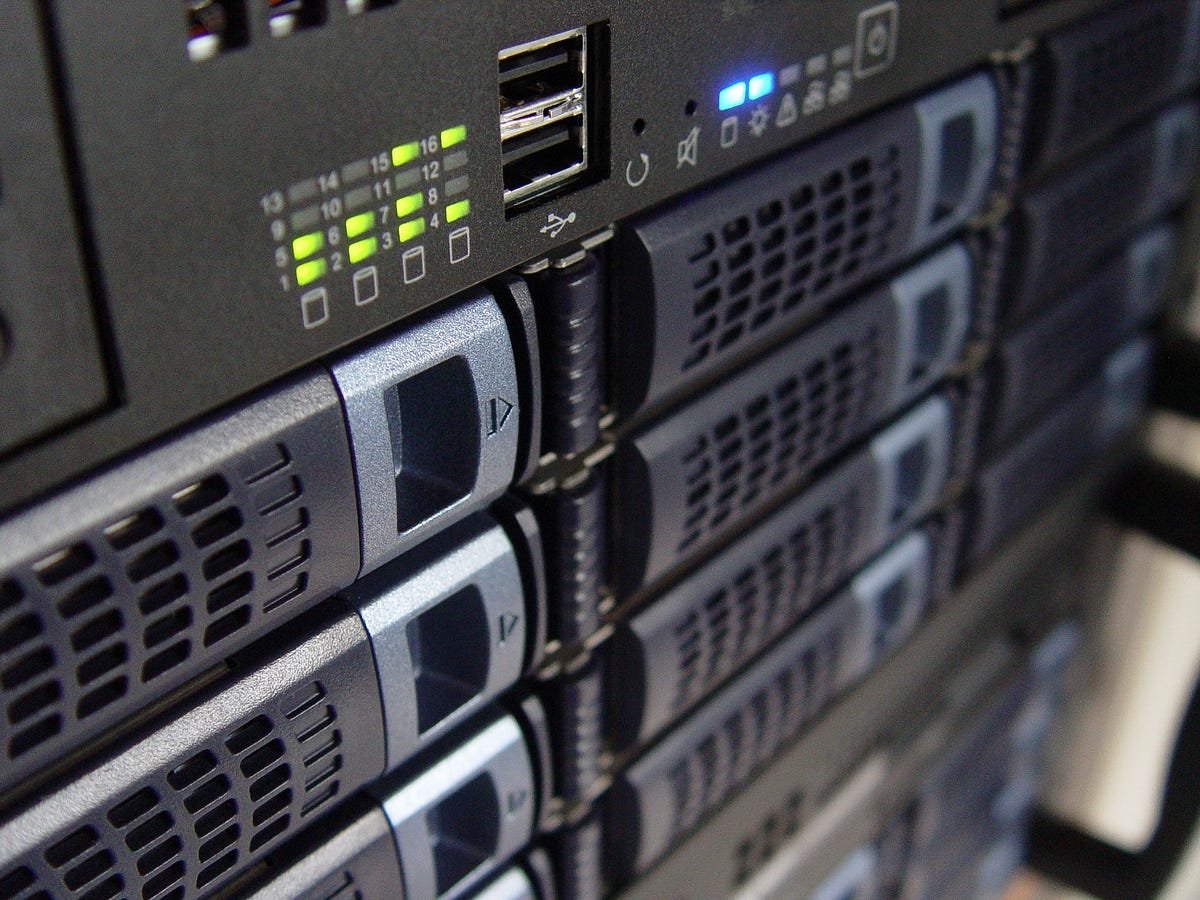 Scaling up your SaaS product infrastructure: High-availability | by Ofir Chakon | Medium