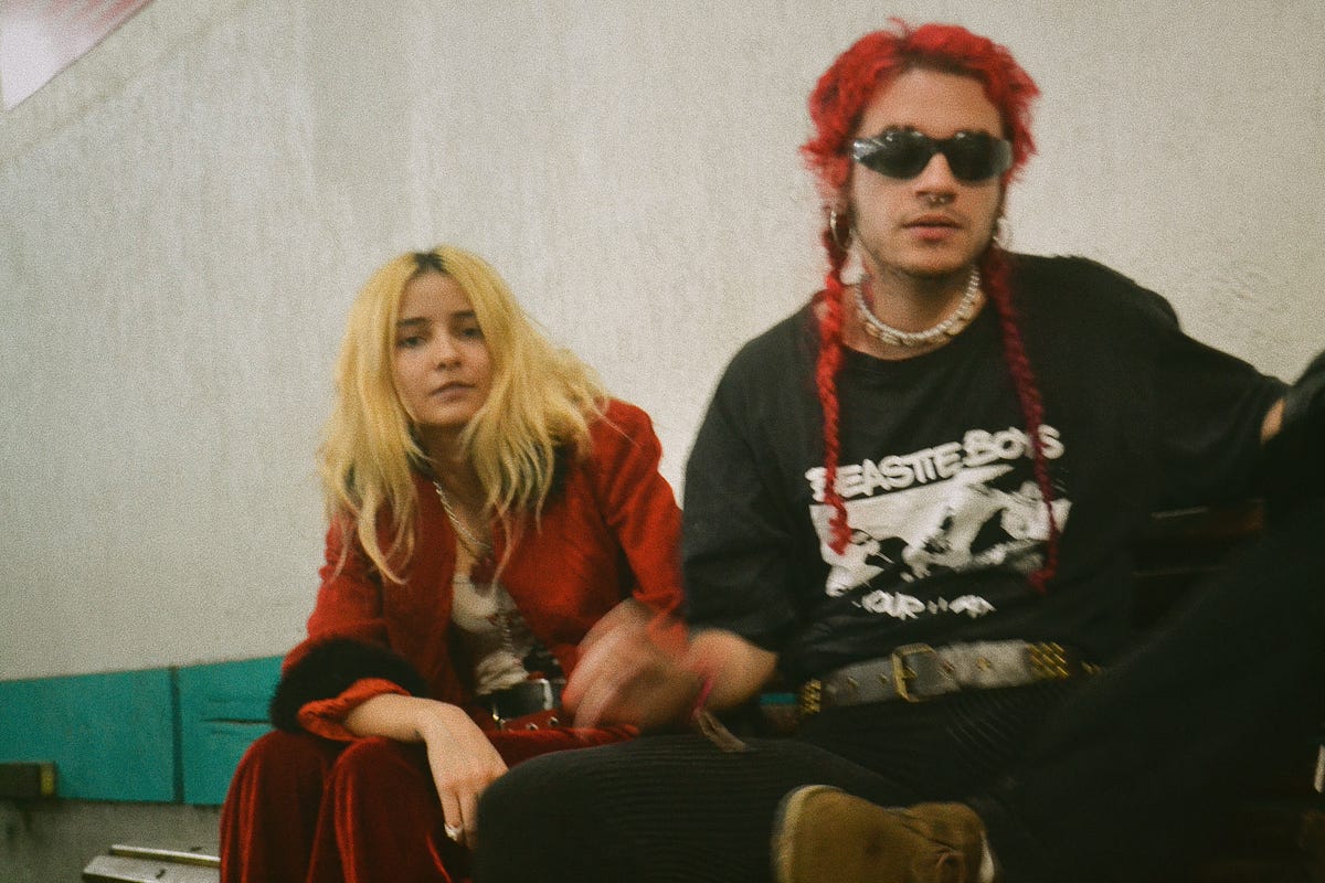 CLUBE DEZENOVE ME FEZ QUERER O MUNDO | by ana luiza cezar | Medium