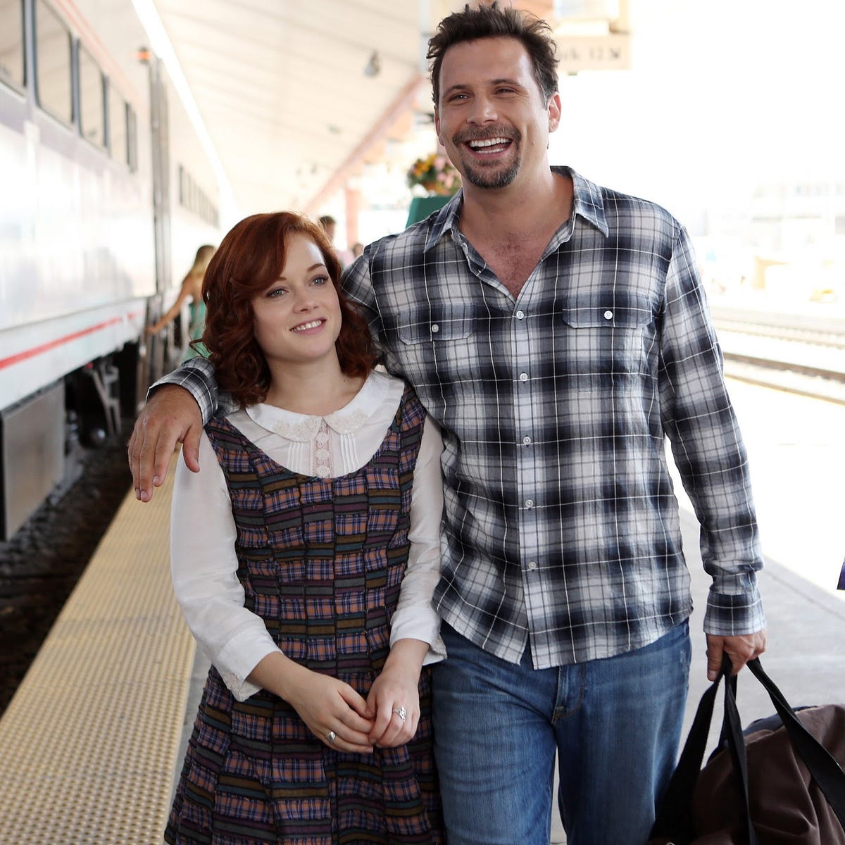 TV Review: Suburgatory — ‘Homecoming’ | by Simon Cocks | What Simon’s Seen