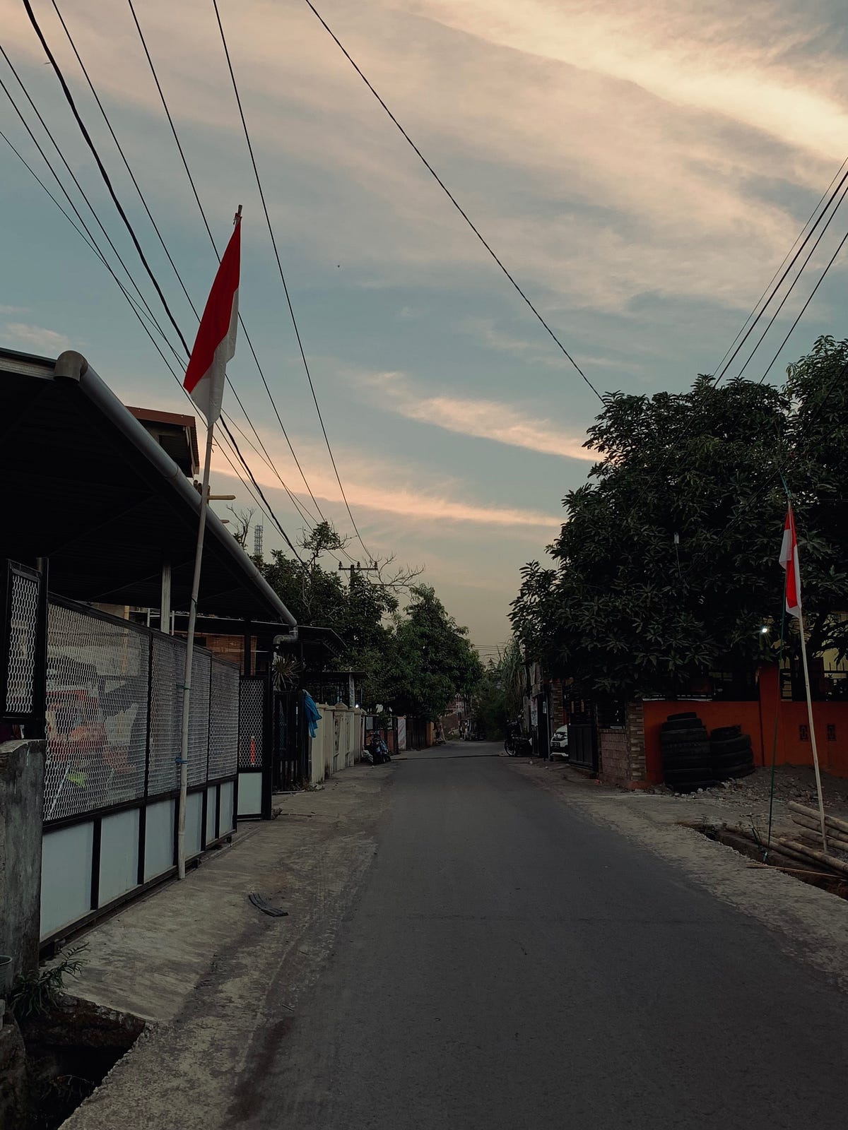 Pukul 5 Sore - ftmbrtmamrft - Medium