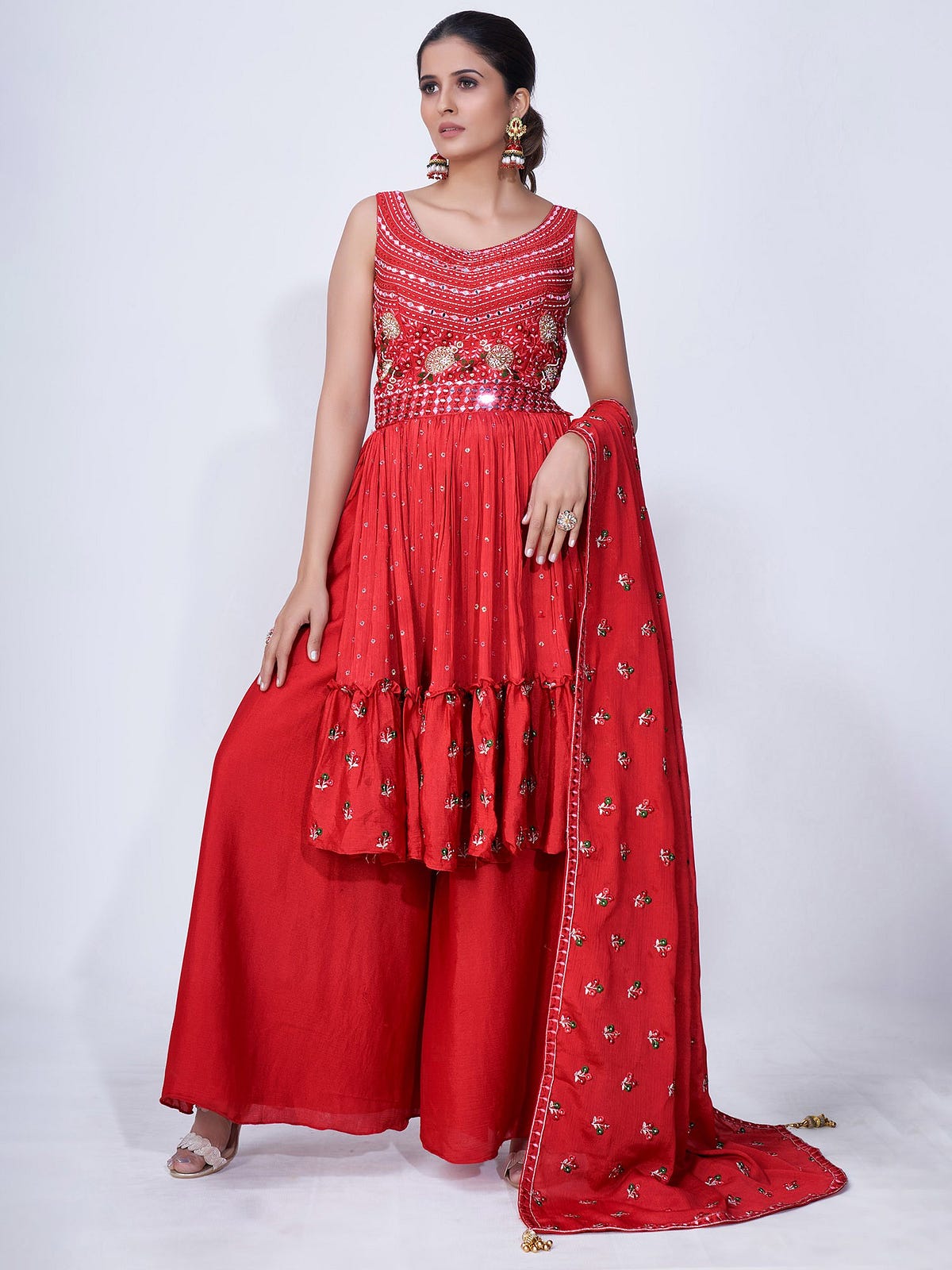 Salwar Kameez - A Glamorous and Stylish Ethnic Attire for Modern Indian ...