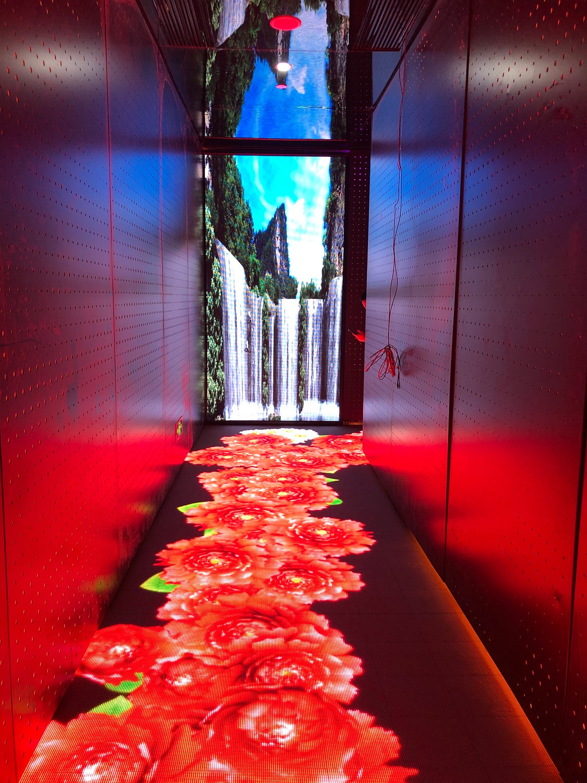 XYG LED FLOOR SCREEN - Jerry Liang - Medium