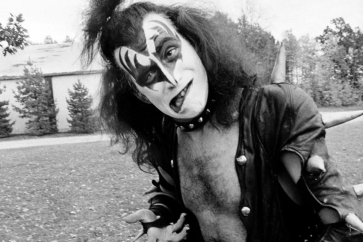 Gene Simmons. Entrevista de Dan Rather en AXS TV con | by Malescrito I ...