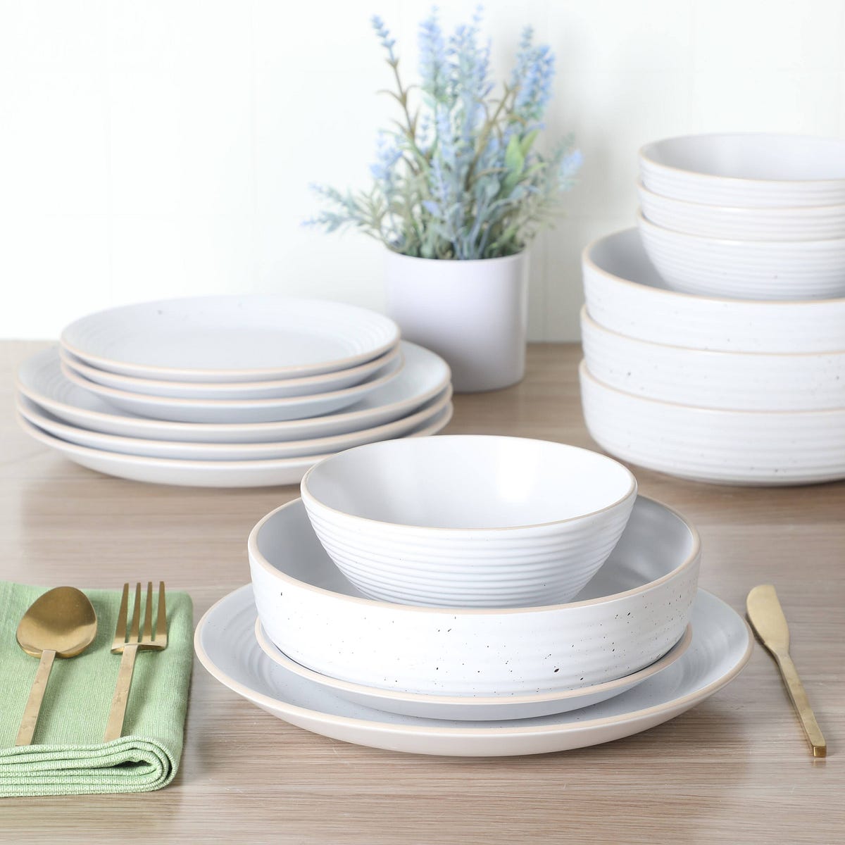 Dinnerware Sets Without Mugs. Are you tired of regular dinnerware… | by ...