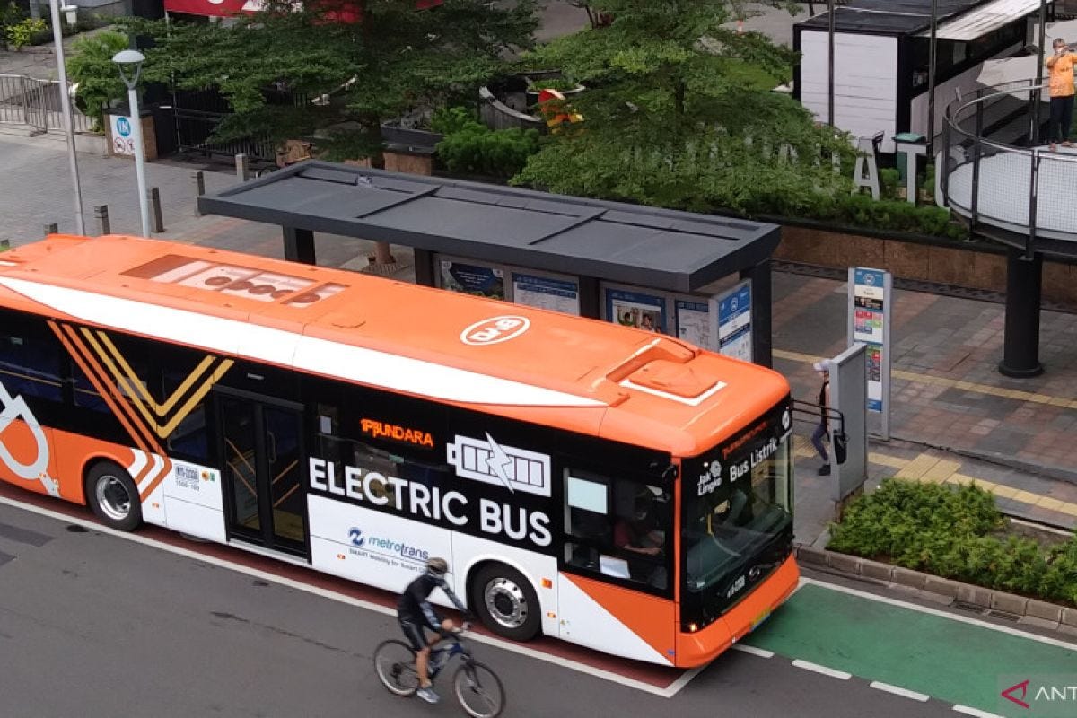 TransJakarta’s Move to EBus — Benefits, Challenges, and Strategies | by ...