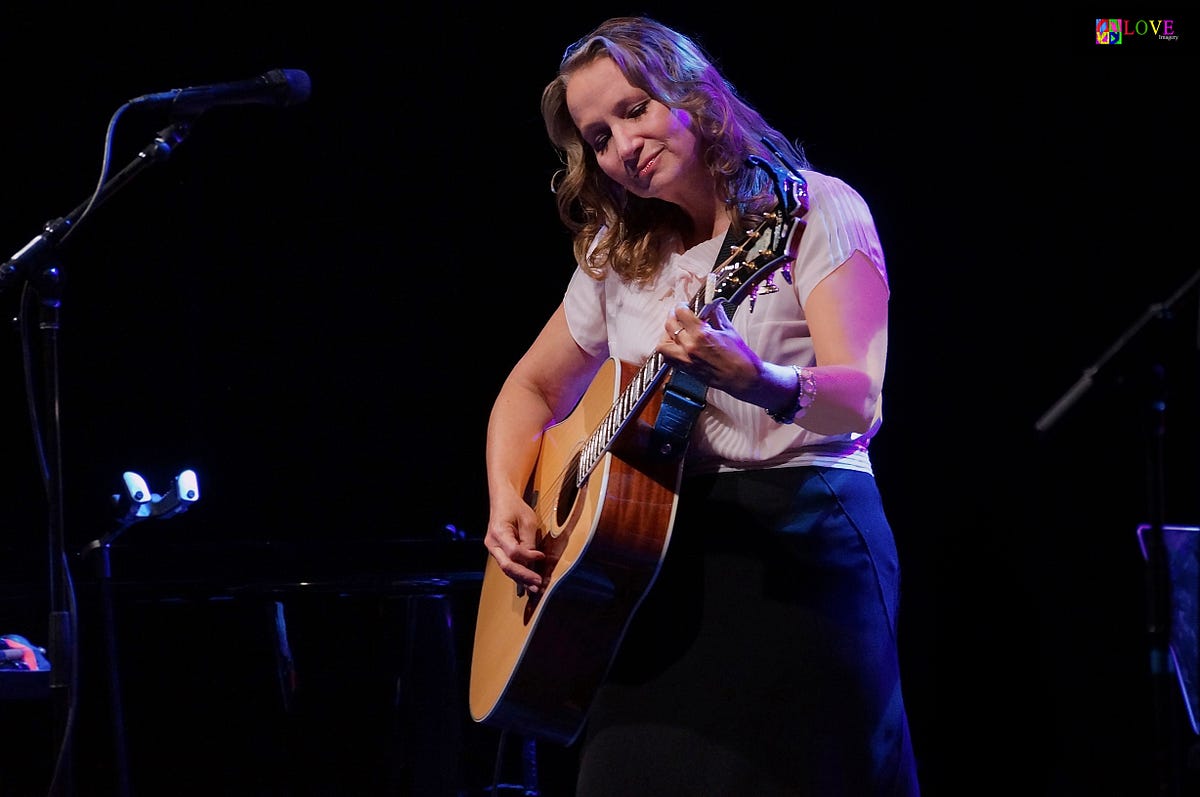 An Interview with Joan Osborne who Sings the Songs of Bob Dylan at Toms ...