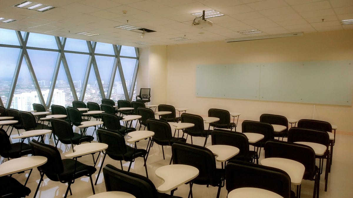 Sebaiknya (Kalian) Jangan Kuliah Lagi | by Aswan Zanynu | Medium