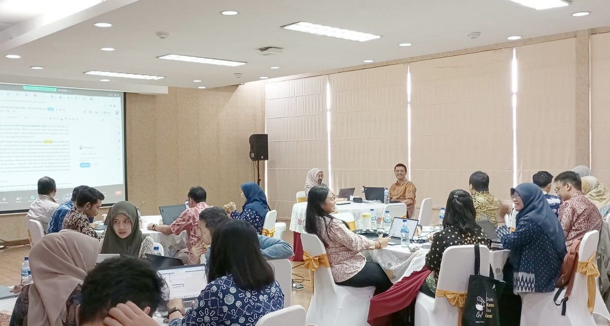 Huruf Tebal untuk Kalimat Pertama | by Ivan Lanin | Medium
