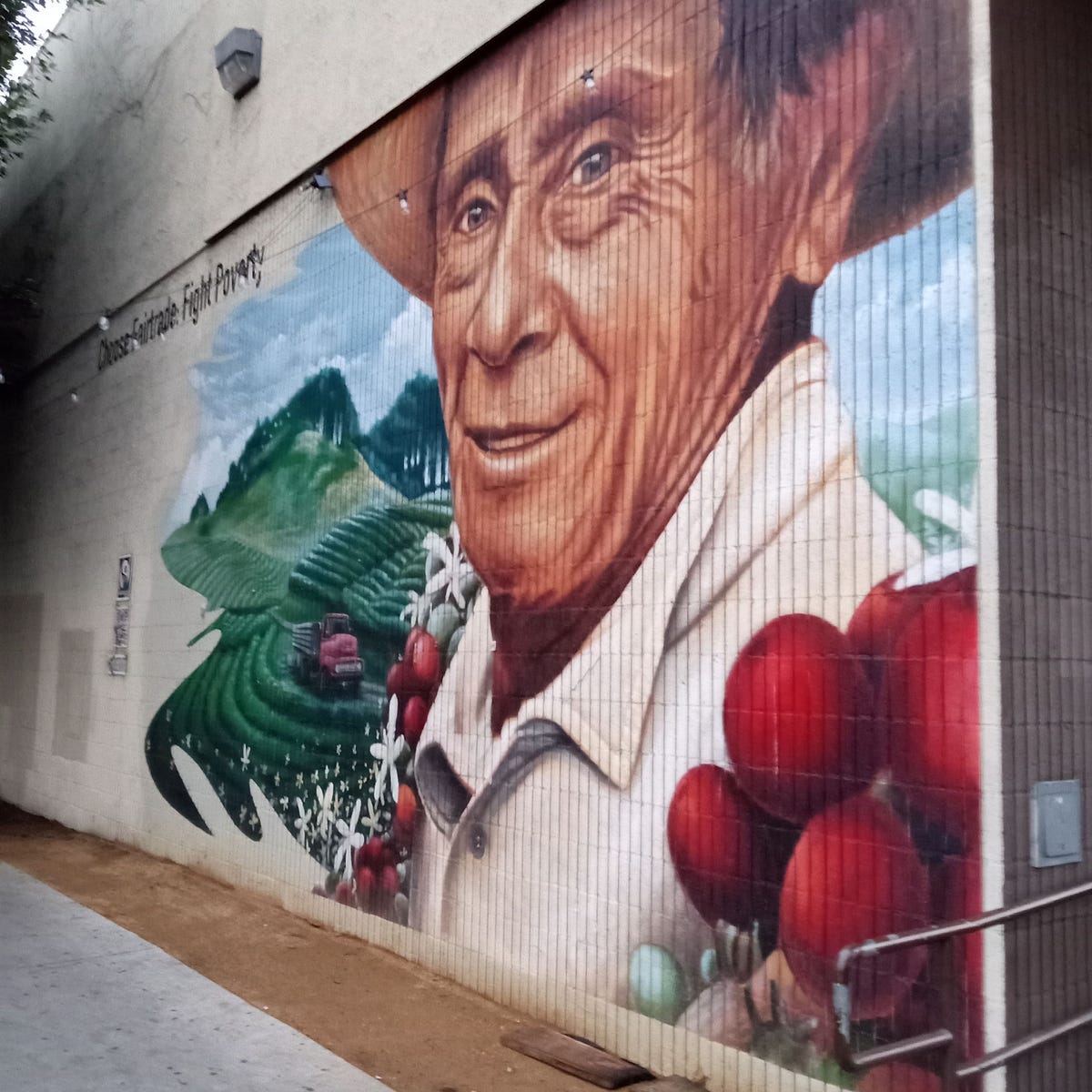Proletarian Art / Street Art. Murals of Los Angeles, juxtaposed with ...