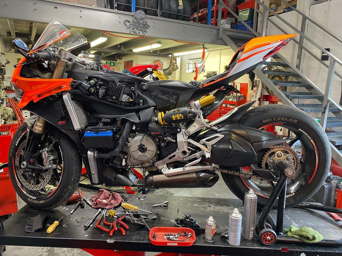 Ducati Service Centre - Ray Petty Meccanica - Medium