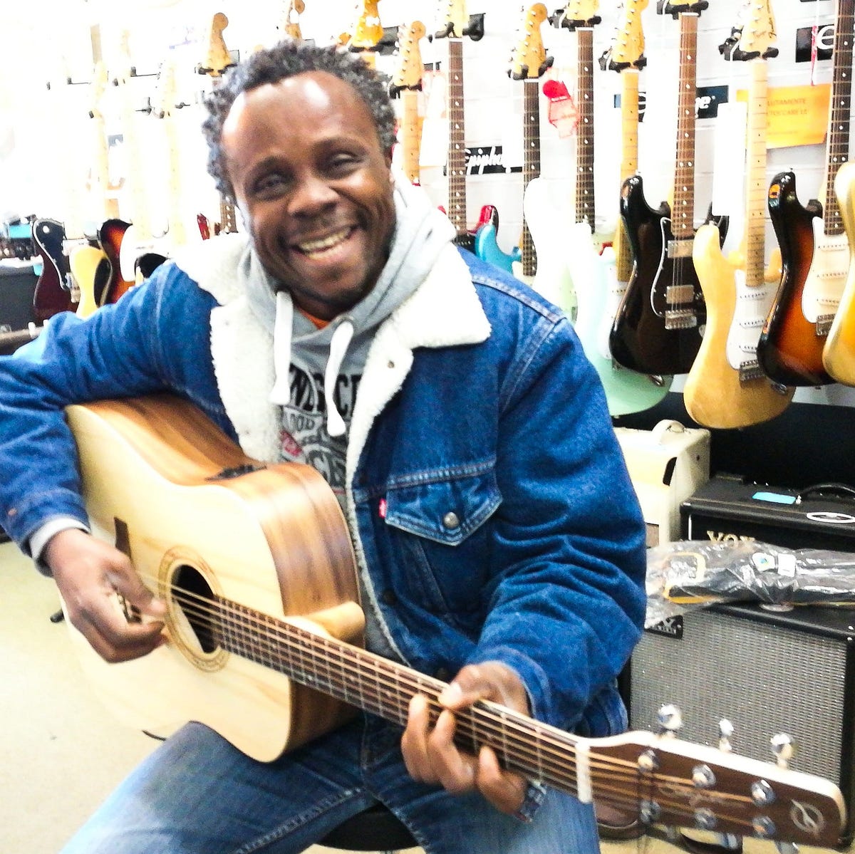 La Musica di henri Olama - Henri Olama - Medium