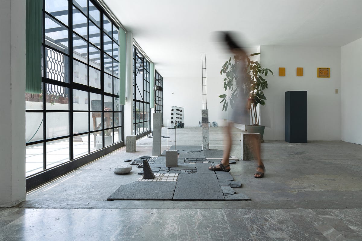 Caminar el derrumbe. En 1963 Lygia Clark demostró — con sus… | by ...