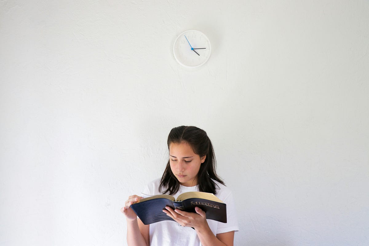 Time-Blind, Self-Scattered: Memory, Connection, and the Fractured Clock ...