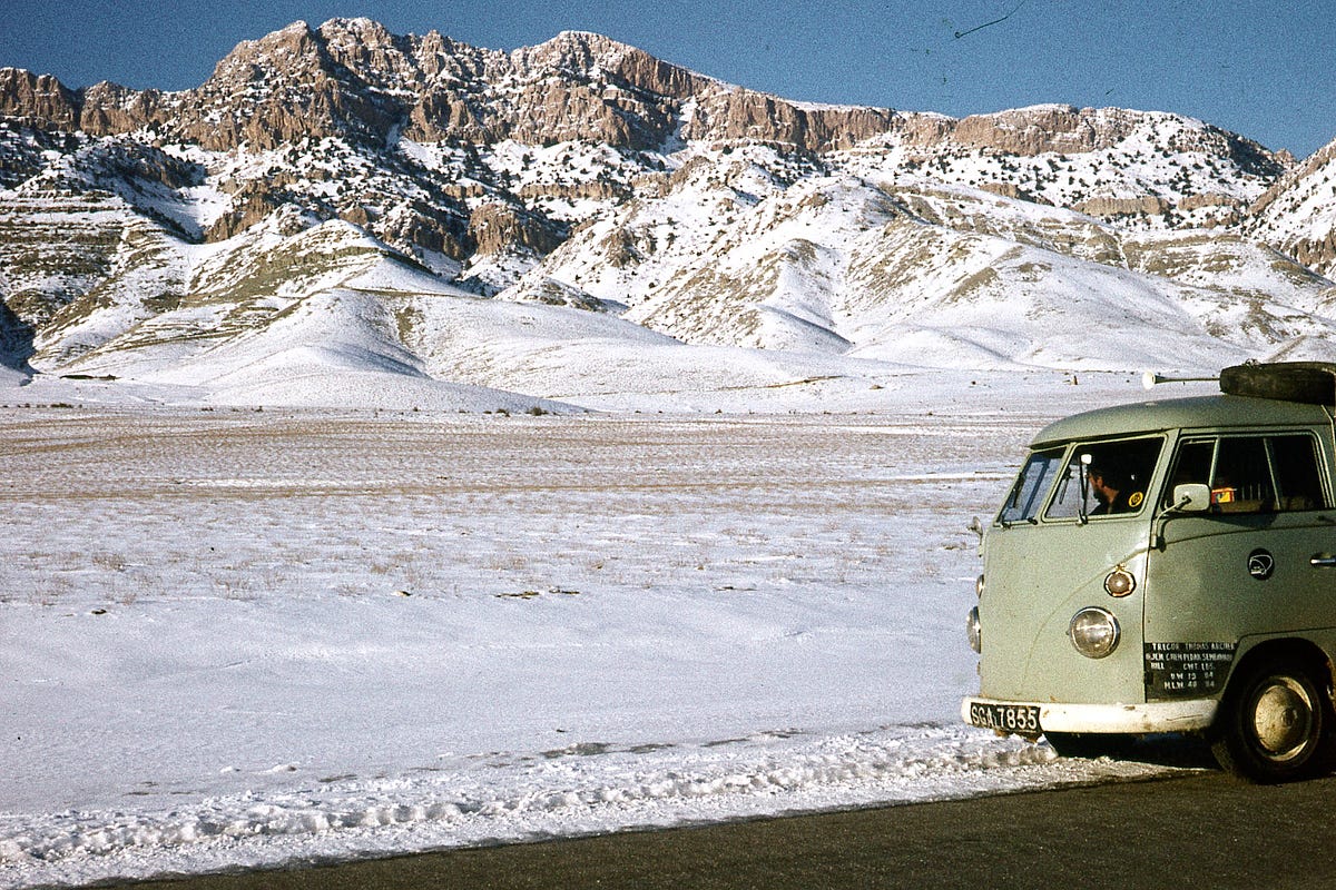 Piecing Together The Past In Old Travel Photos | Globetrotters