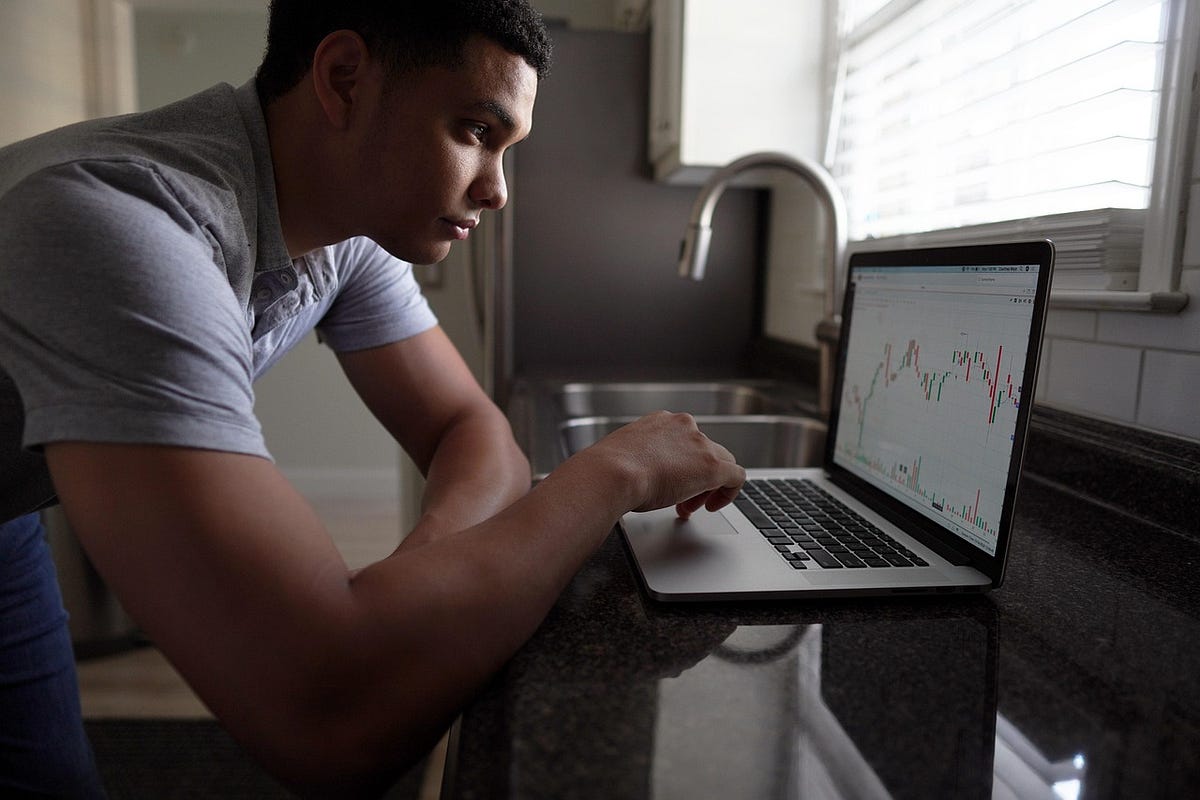 How to Choose the Best Forex VPS for UK Traders | by DeeGhost | Apr, 2025 | Medium