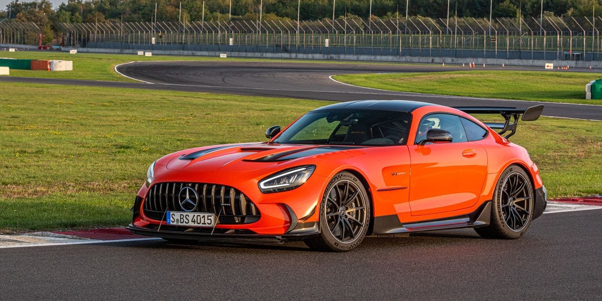 5 Mobil Sport Terbaik. 1. Mercedes-AMG GT (2021) | by Martin Sagala ...