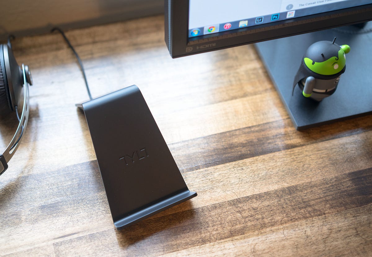 Accessory Review: TYLT Vu Wireless Charger | by Bryan Collom | Medium