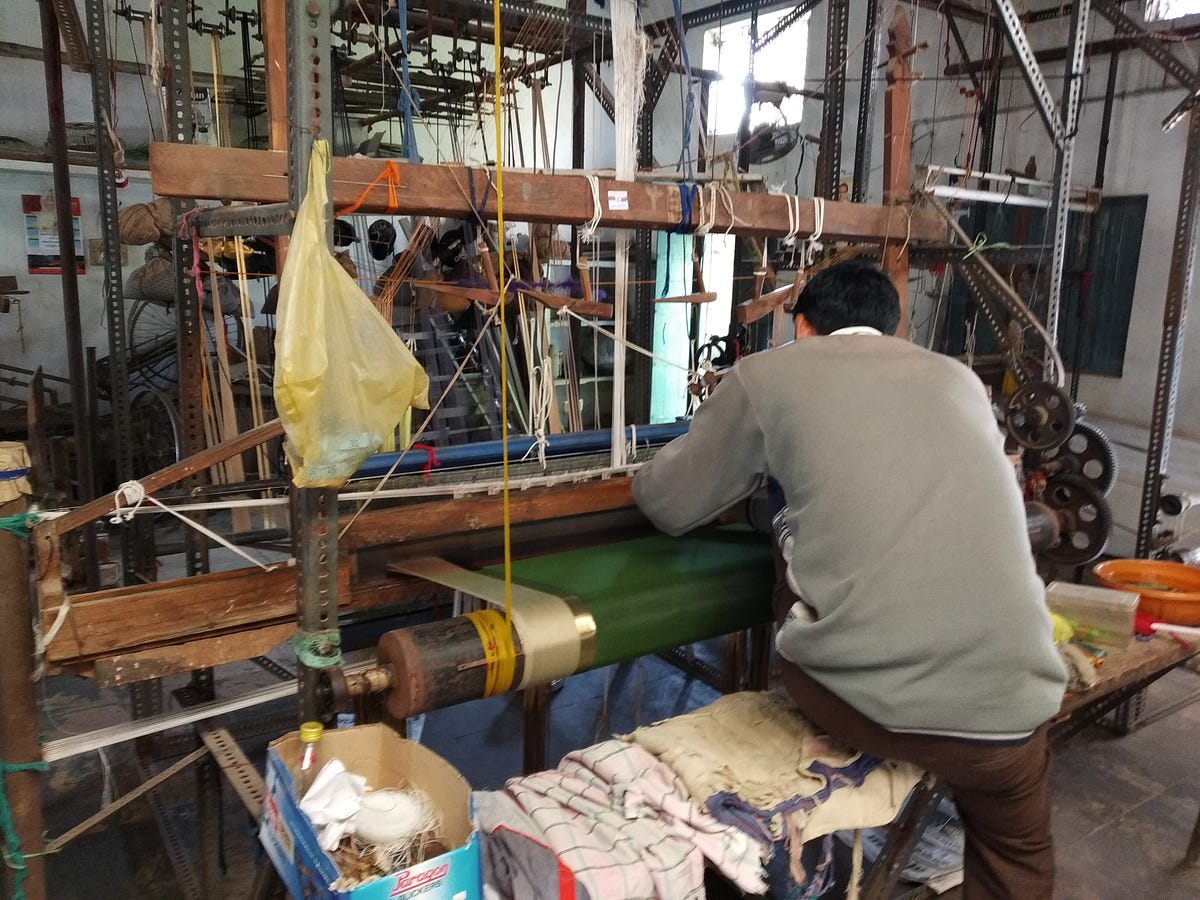 Maheshwar Handloom — Art Revolution by Ahilya Bai. | by Nikita | Medium