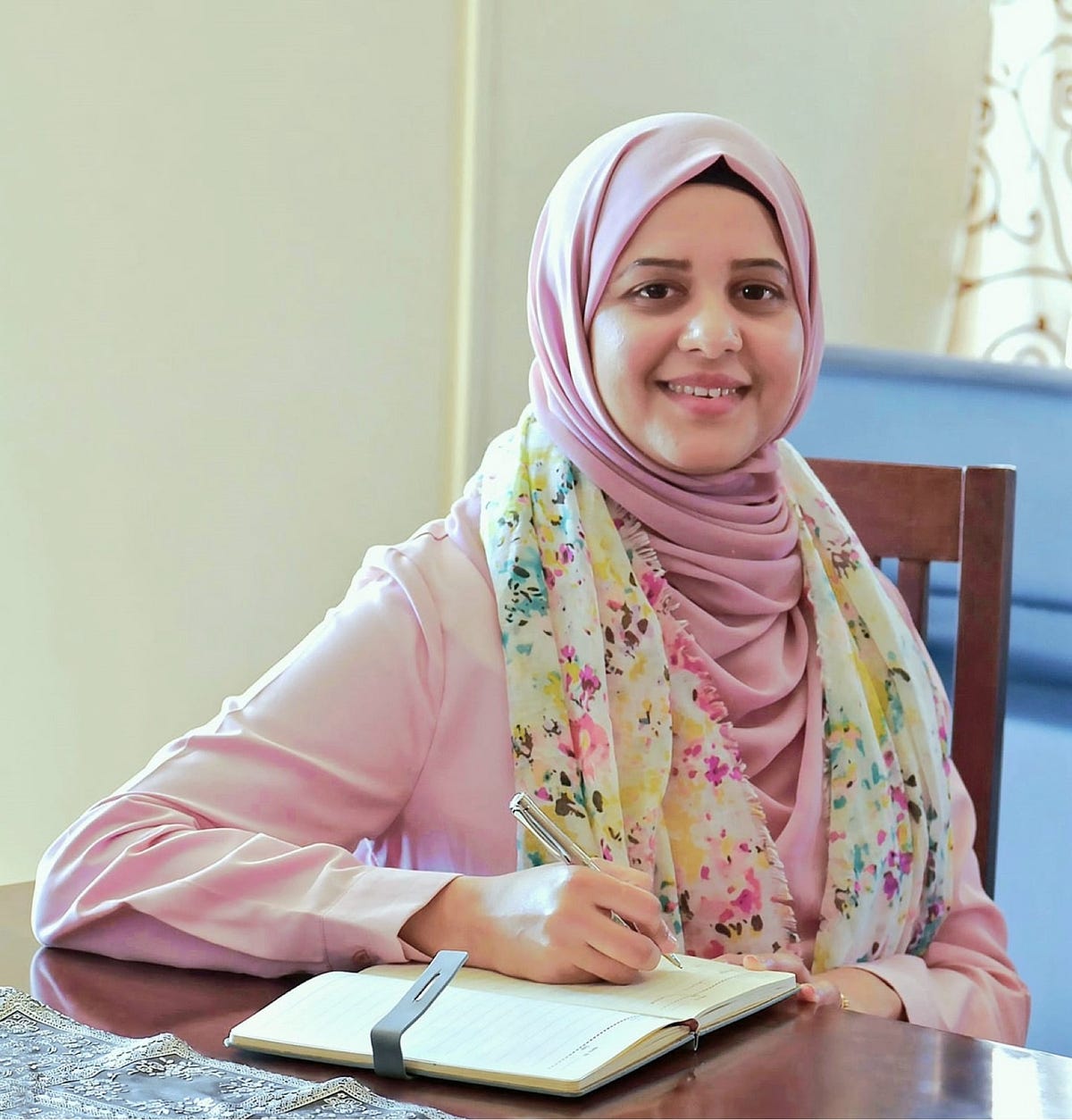 An Interview with Shabnam Rakhiba: Women’s Empowerment Coach | by Justin Cobb | Sep, 2024 | Medium