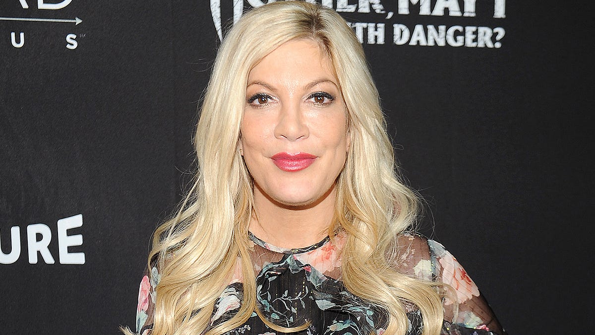 Why Everyone’s Talking About Tori Spelling | by Hallie Stephens | The ...