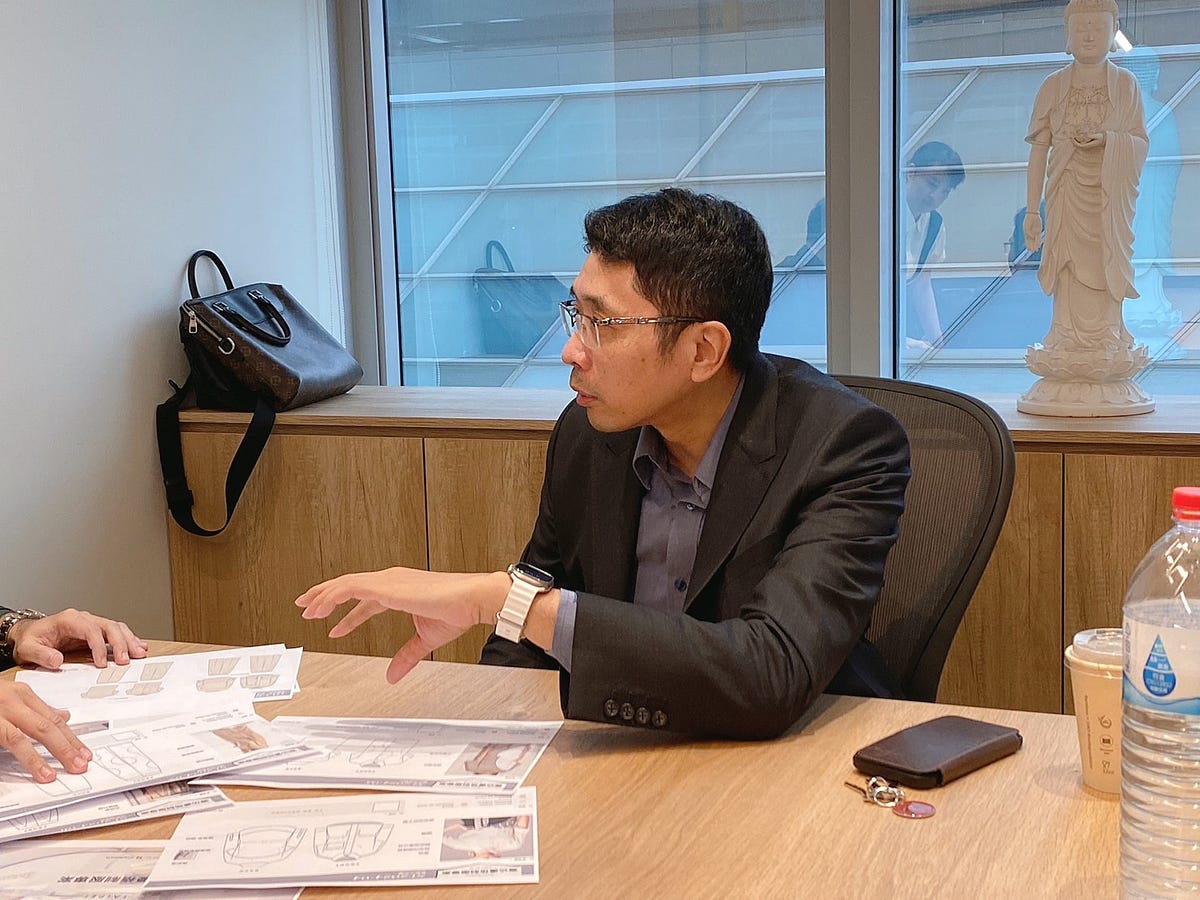 蘇立文｜為了回饋社會反轉人生，從沒有大學到創業有成 - Passion Worker 臺大人職場手冊 - Medium