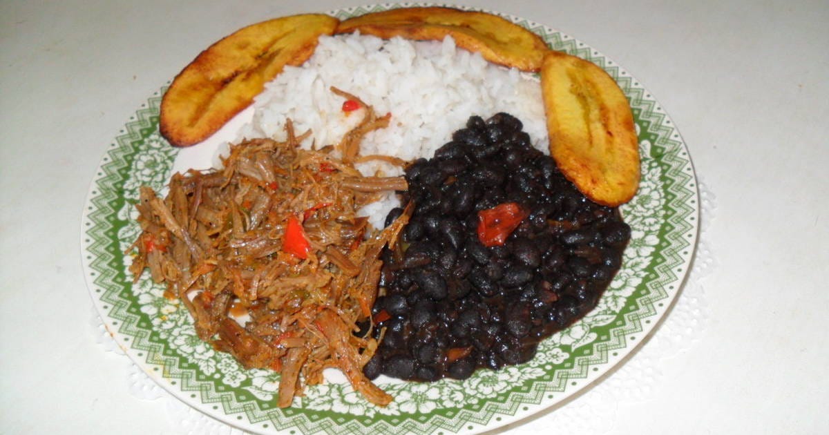 Pabellón criollo venezolano. Nuestra bandera hecha sabor | by Elio ...