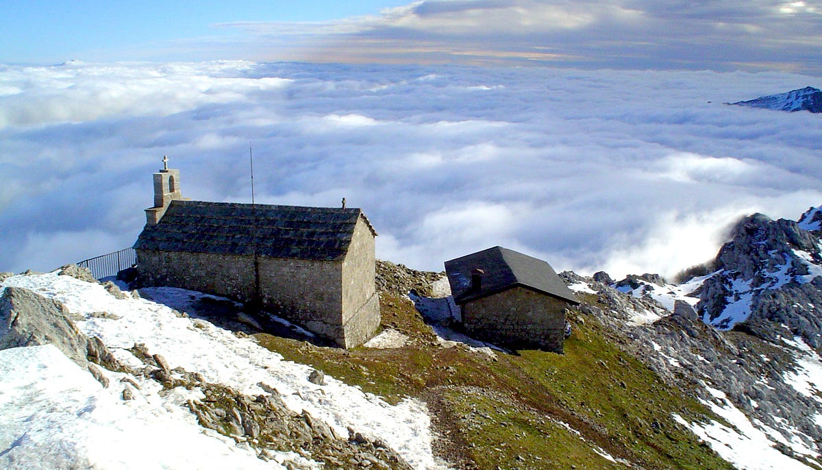 Refugio de abrazos. Empecé a escribir después de un inmenso… | by ...