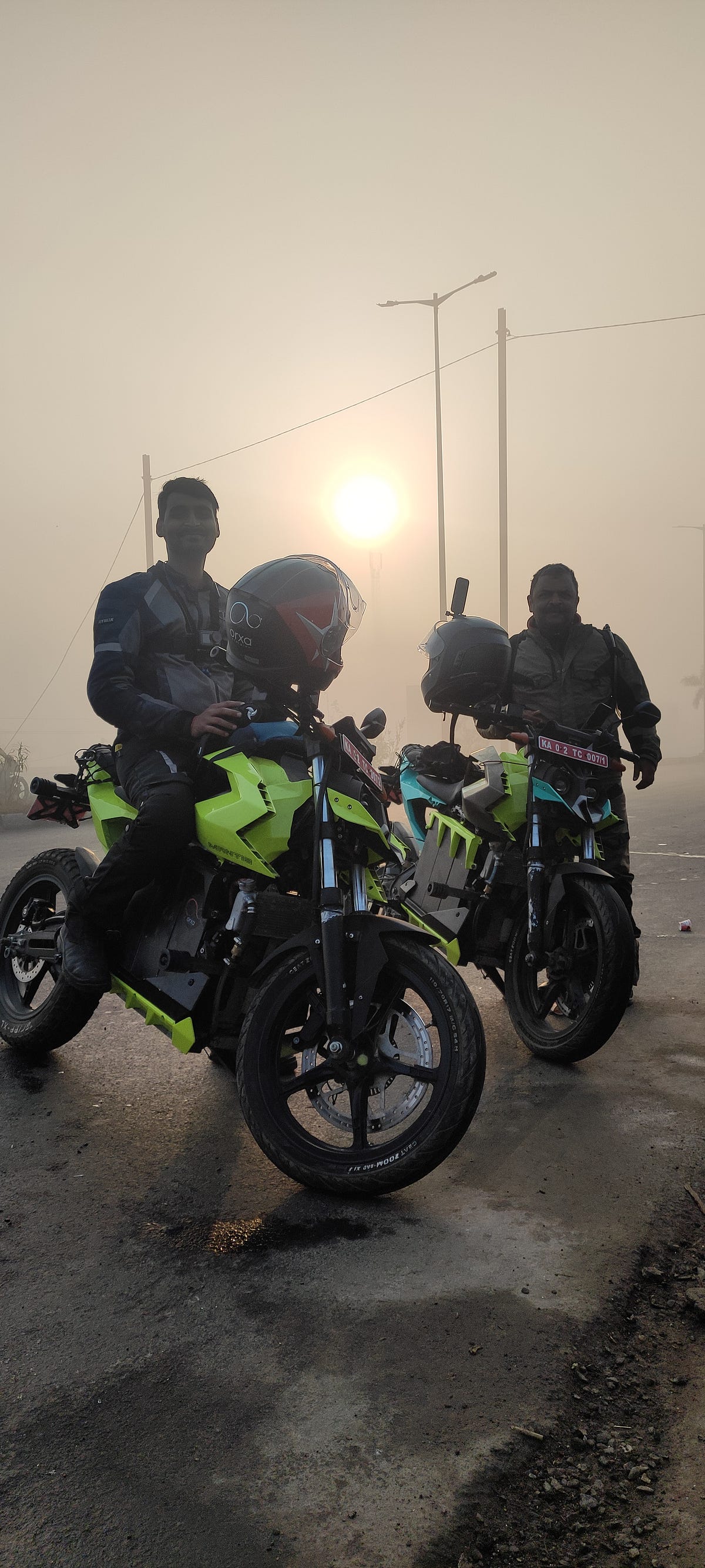 Orxa teammate rides the Mantis performance electric motorcycle for ...