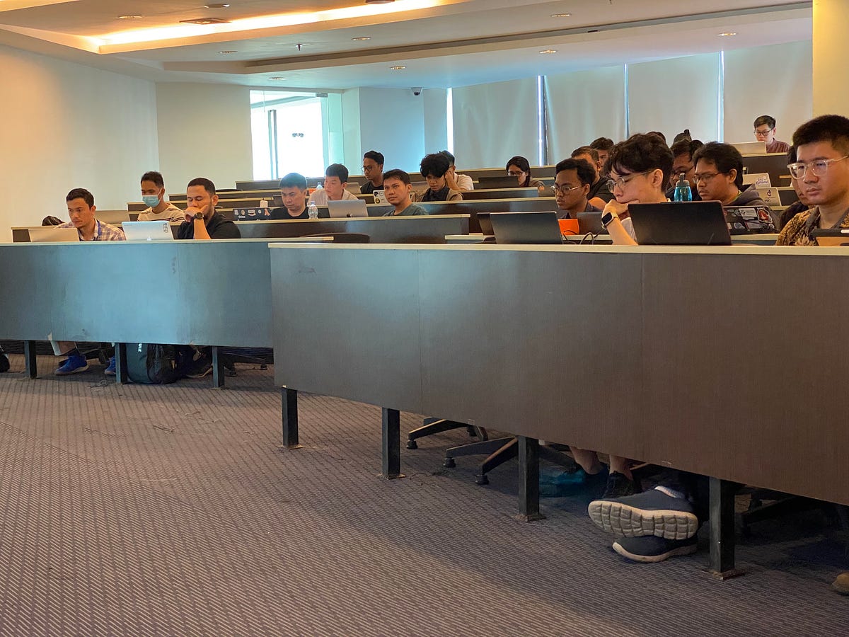 Pengalaman Berbagi di Workshop Road to DevFest Medan 2024 | by Dolly Aswin | Google Cloud ...