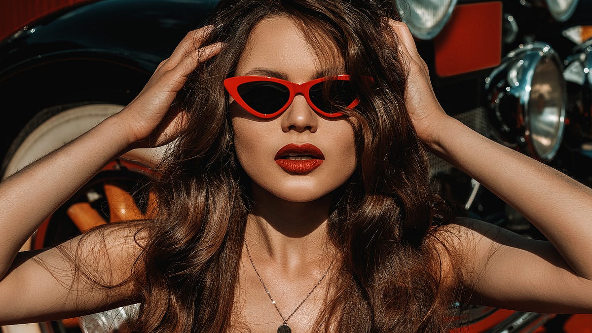 7 Retro Makeup Trends That Are Back in Style | by Smytten | Medium