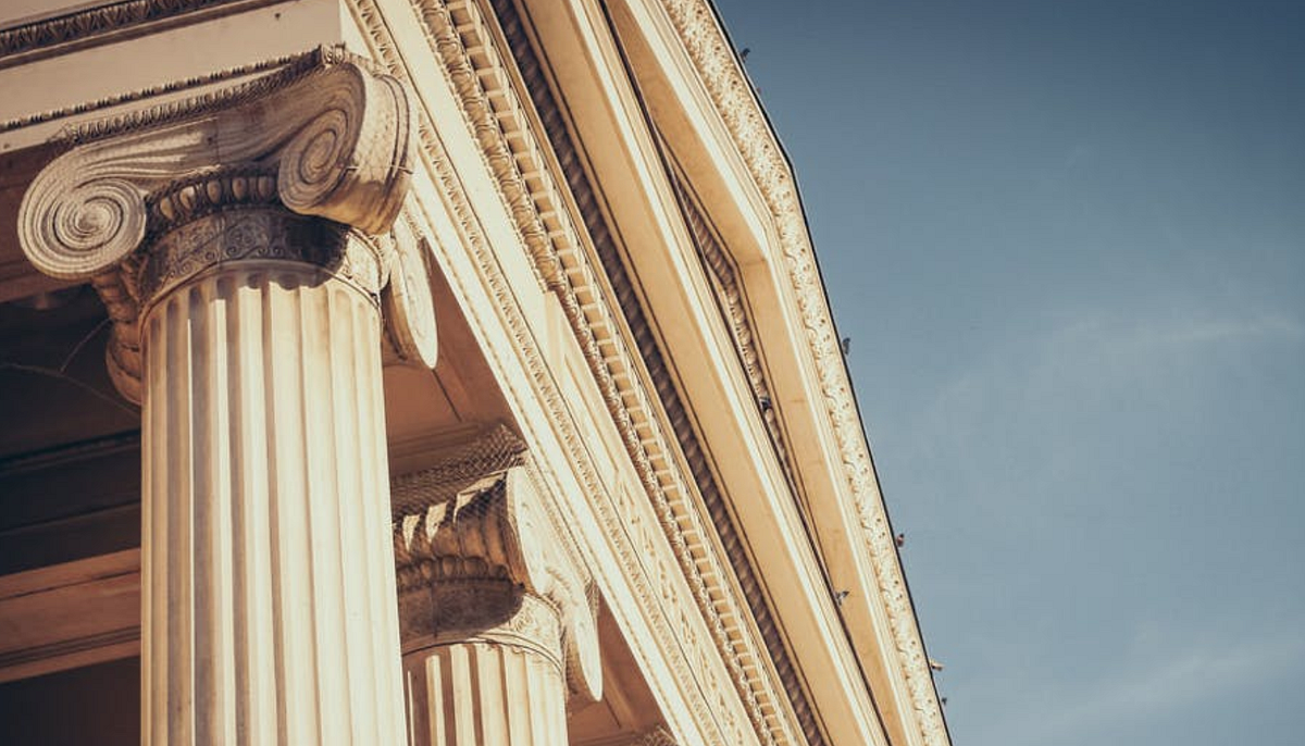 Take back your data! An architecture for decentralised customer data ...