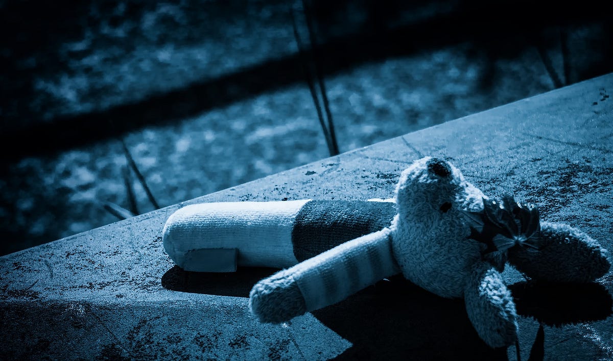 Childhood Trauma and My Being A Single Mother | by Mari Eirene | Medium