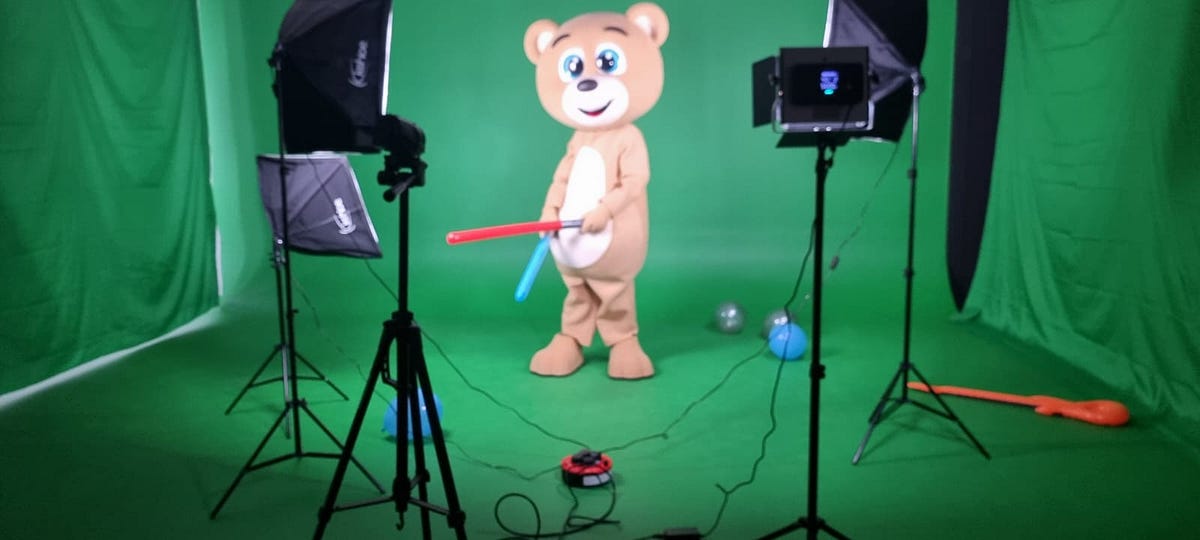 The Magic Behind the Movies: How Green Screen and CGI Bring Worlds to ...