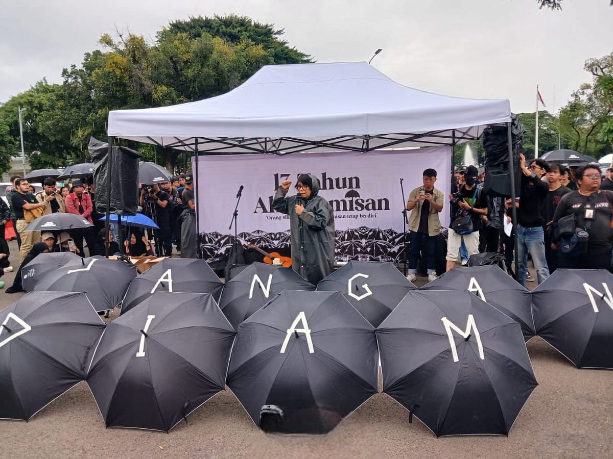 Konsistensi dan Perjuangan Kemanusian itu bernama Aksi Kamisan. | by ...