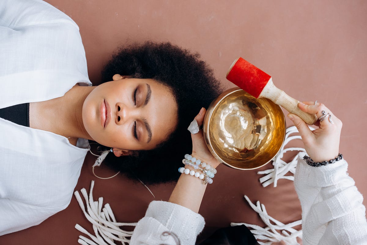 Psychic Reiki: The Art of Reading Auras | by Aloysio Botello Jr | Medium