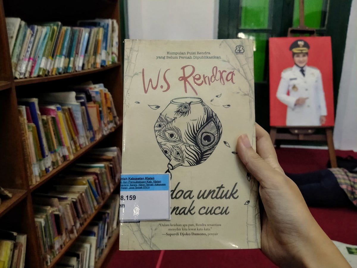 Hari Ini Ketemu WS Rendra di Perpusda | by Hesty N. Tyas | Medium