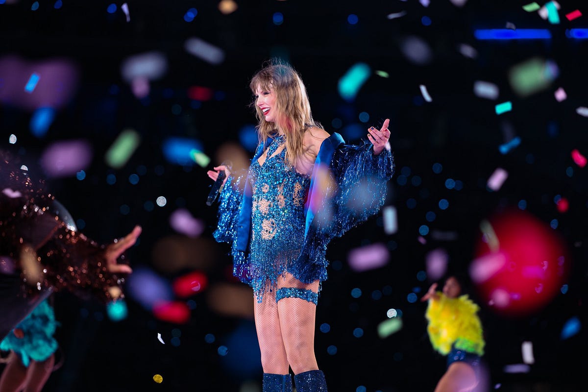 Minha jornada com Taylor Swift, de dentro do armário até o palco da The Eras Tour | by Lucas ...