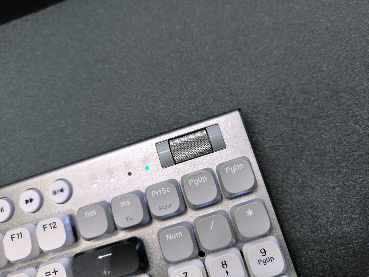 Smooth & Silent: Reviewing the Thunderobot K96 Low-Profile Keyboard | by Shahroz Naeem | Medium