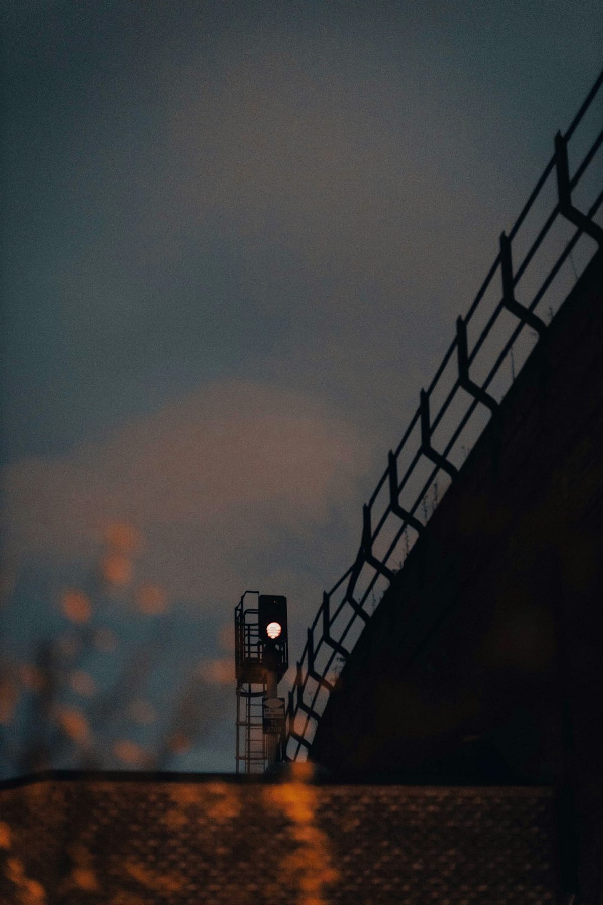 Living offline. Photo by Ben Wicks on Unsplash | by Mai Cueva | Medium